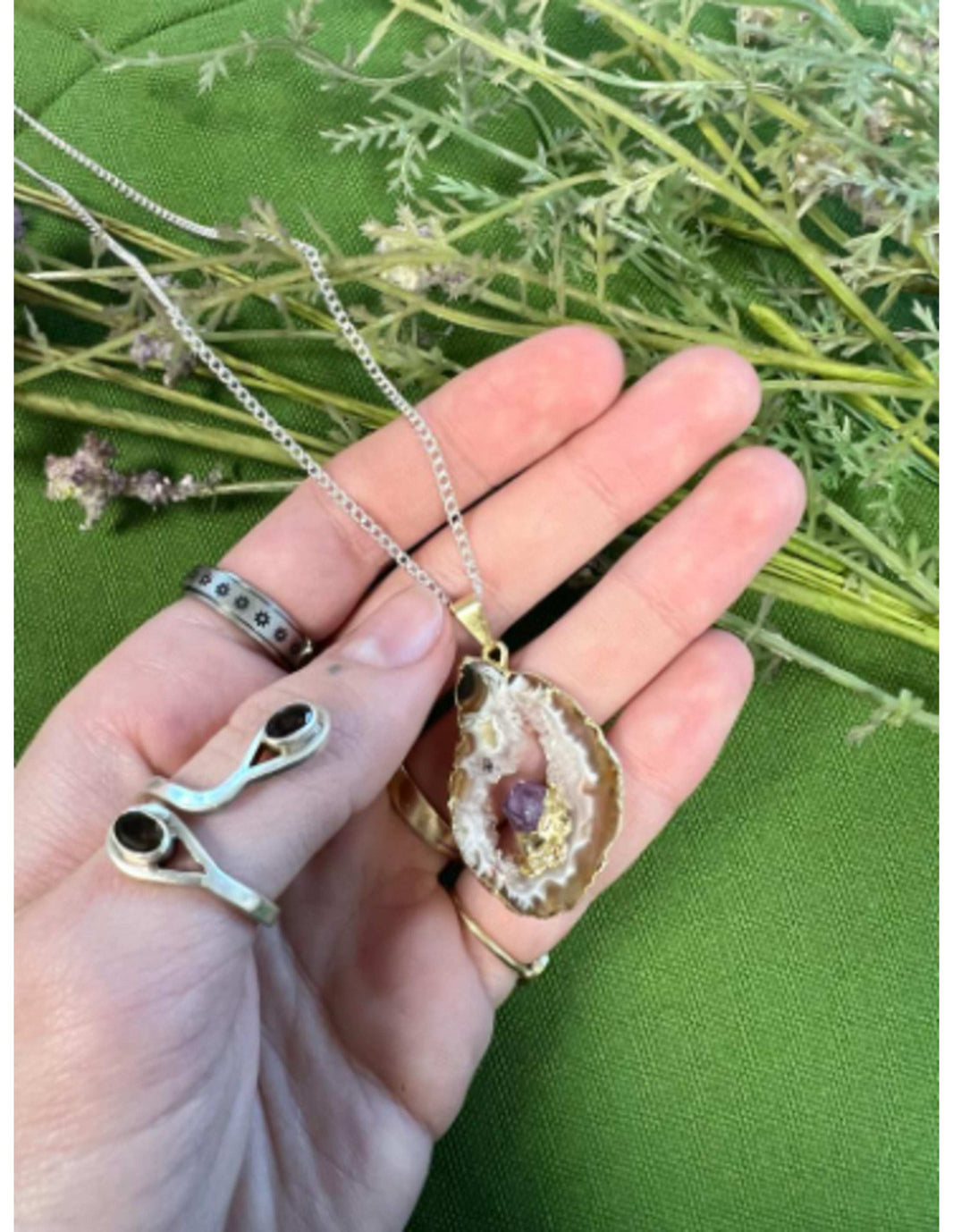 Amethist Kopen? Prachtige Amethist Edelstenen en Sieraden - Amethista